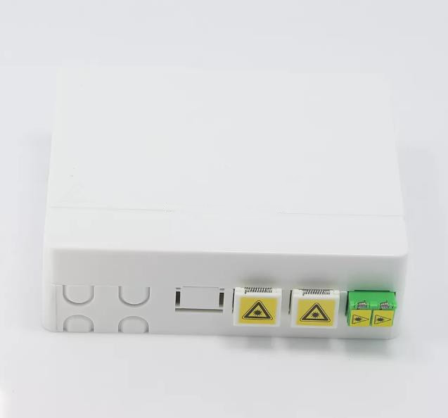 2 / 4 Ports FTTH Fiber Wall Outlet ABS PC Material With SC / LC Shutter ...